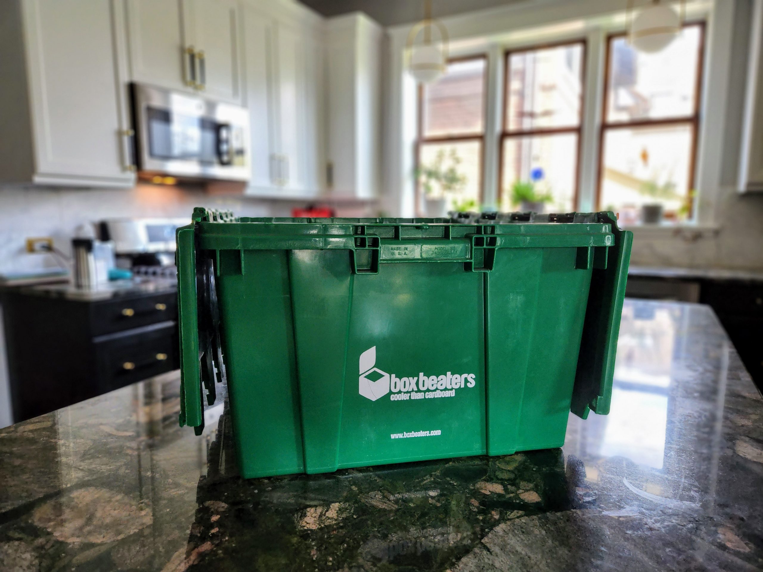 Five Tips to Pack Your Kitchen into Plastic Moving Boxes - Box Beaters